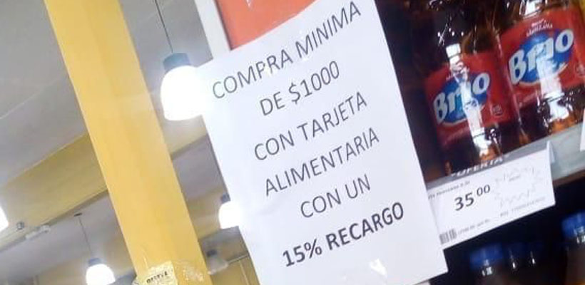 Multan a supermercado por cobrar recargo a la tarjeta AlimentAr