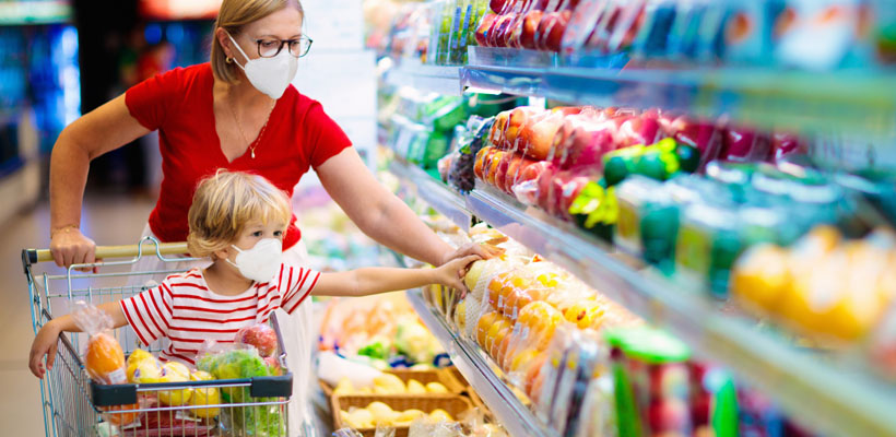 Autorizan a niños y niñas de hasta 12 años a hacer compras junto a uno ...
