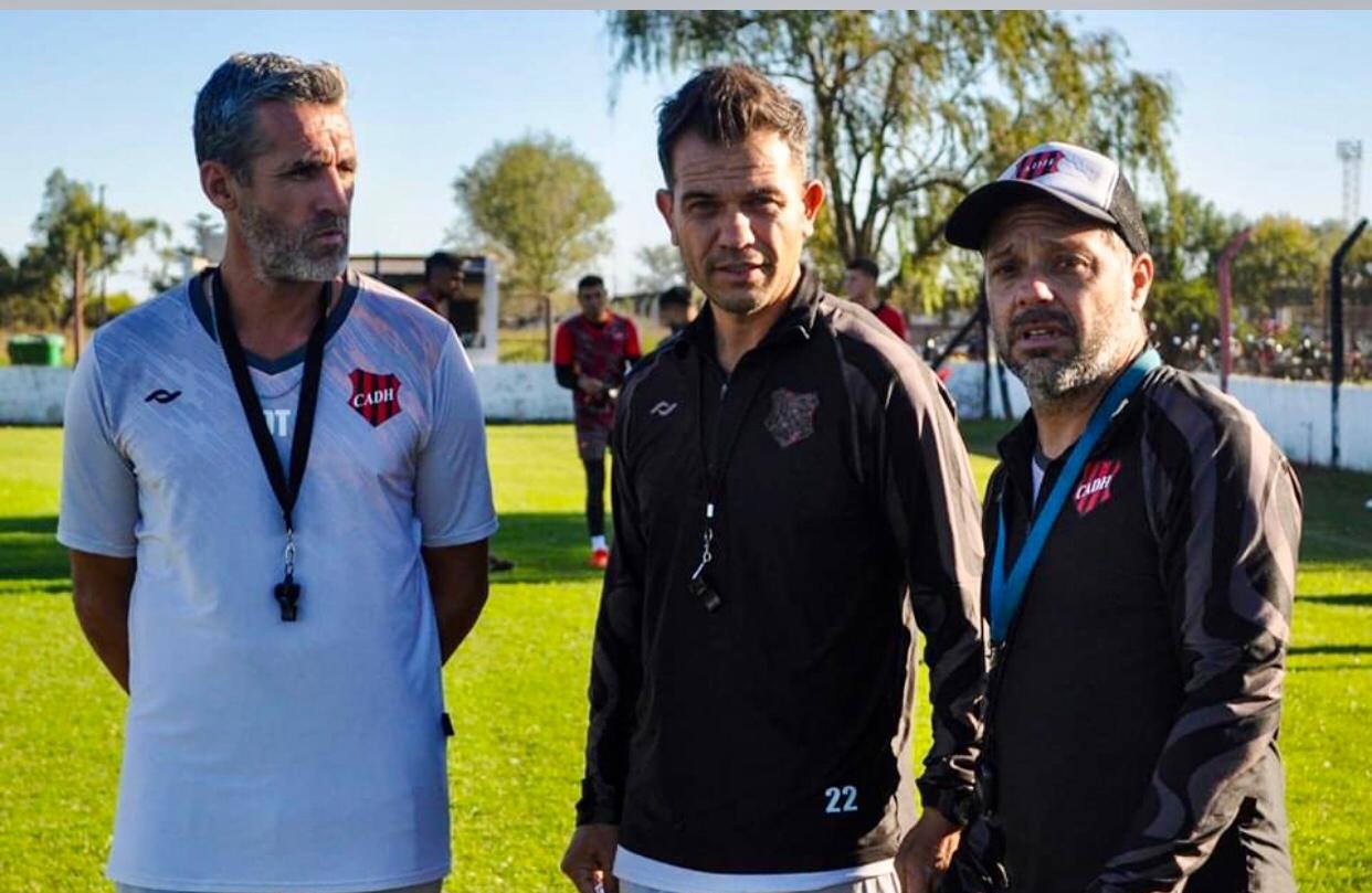 Adrián Aranda asumió como técnico de Douglas